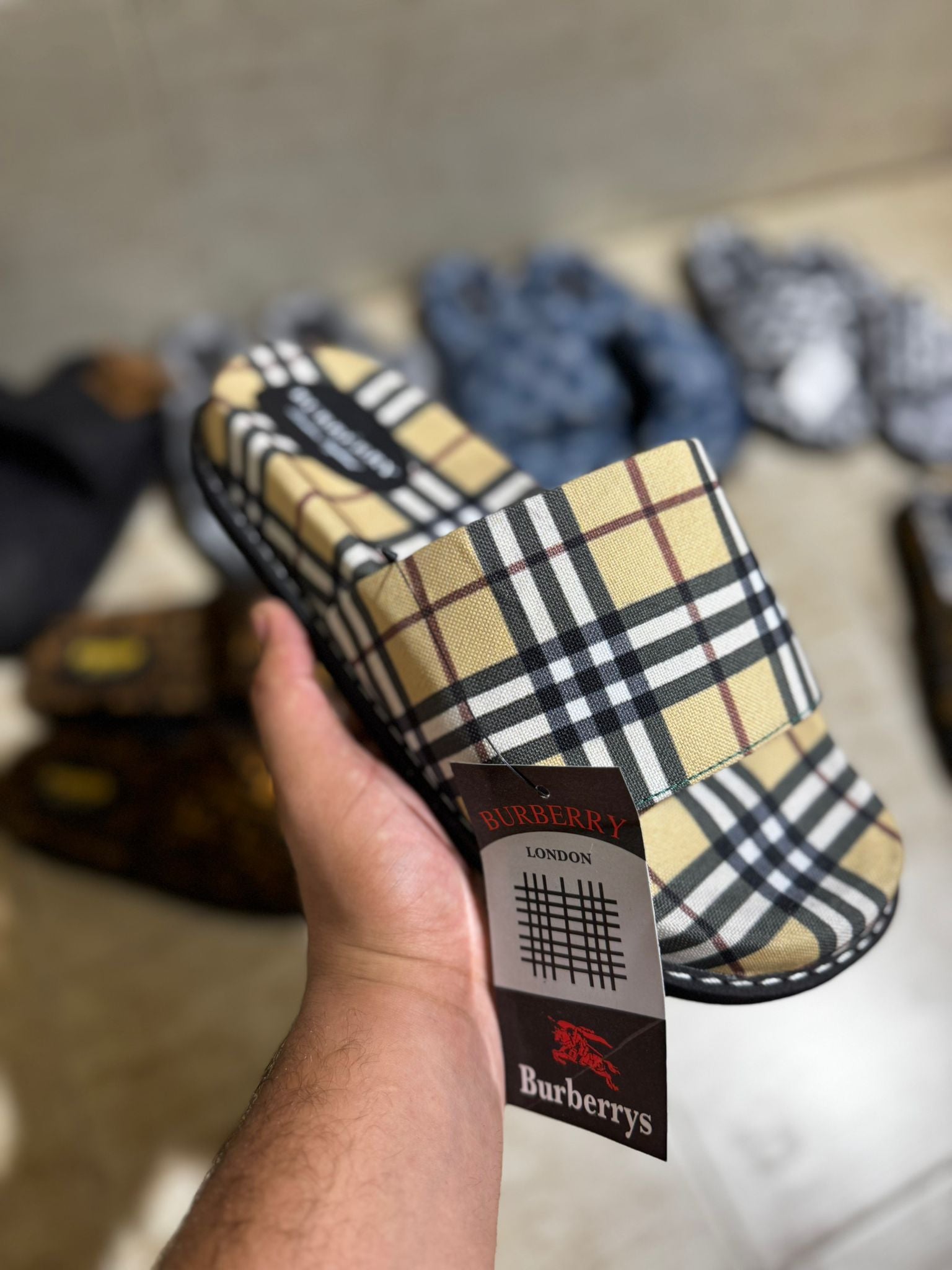 Chanclas Burberry – NovaBestShop